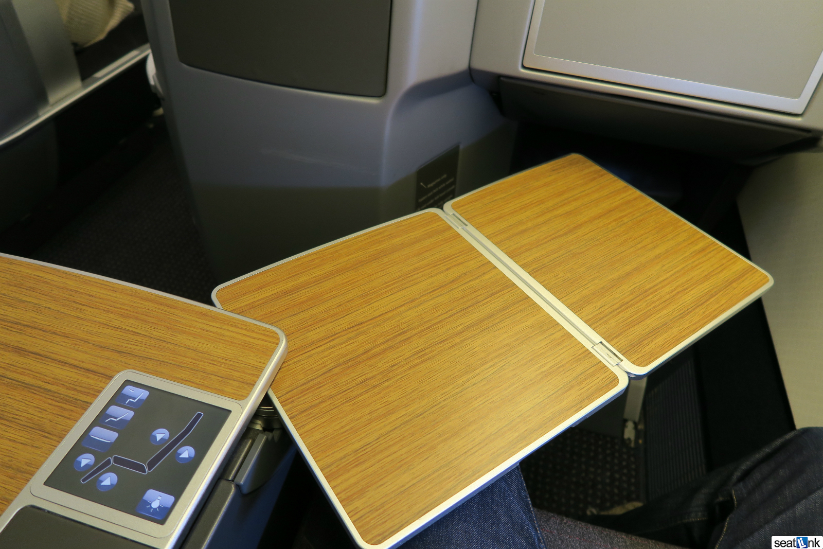 American Airlines 767-300 Business Class Review - The Seatlink Blog