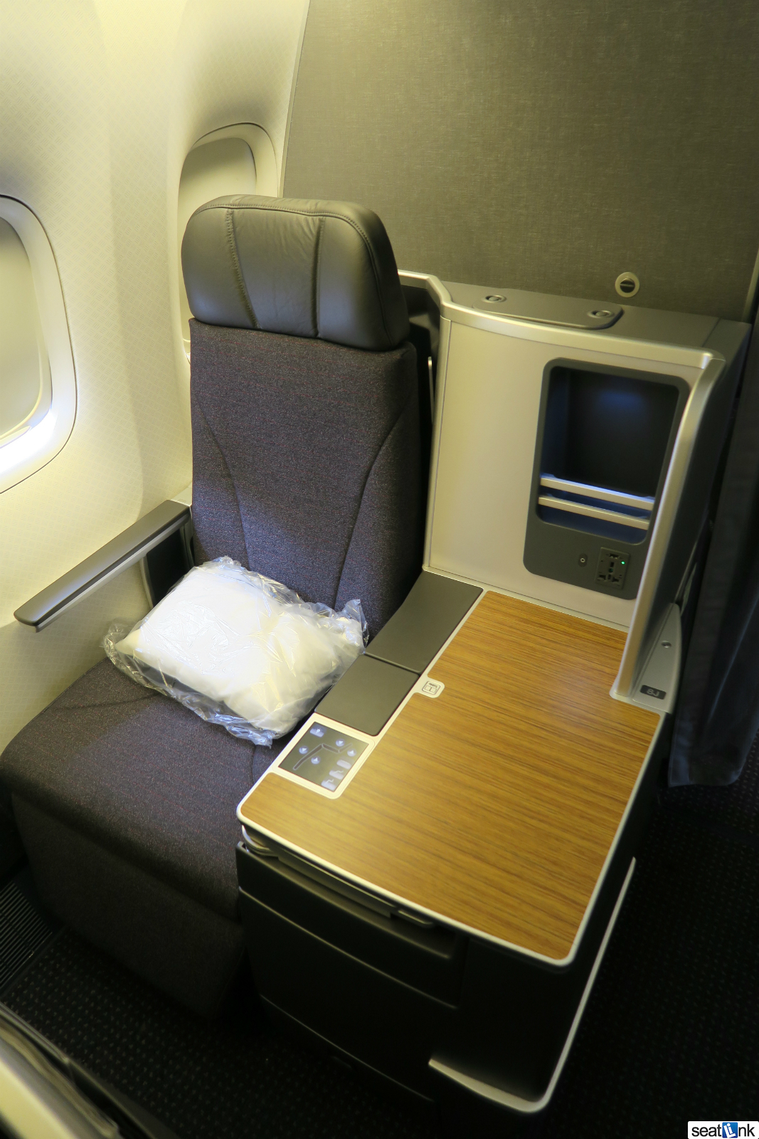 American Airlines 767-300 Business Class Review - The Seatlink Blog
