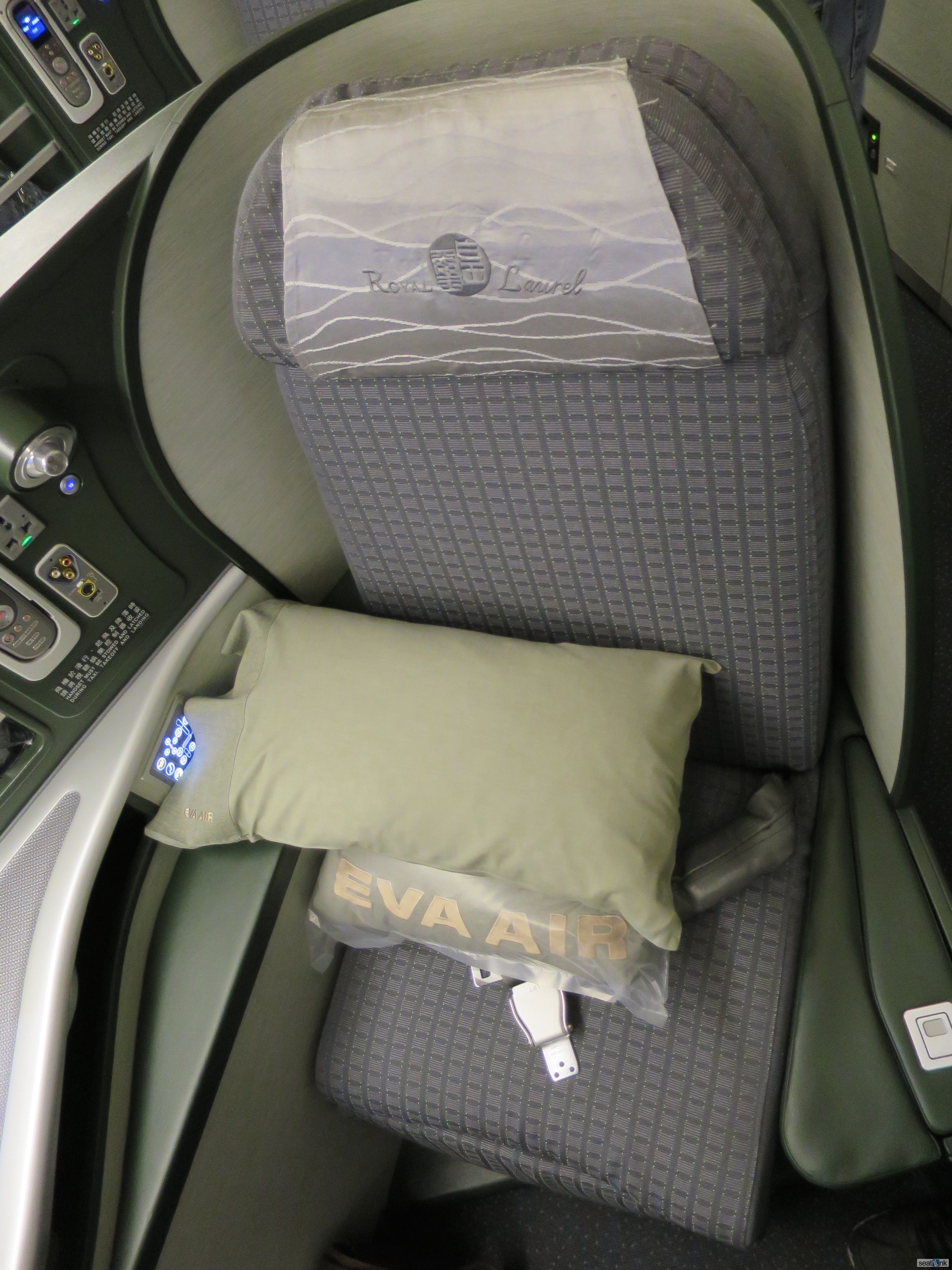 EVA Air Boeing 777-300ER 77A Seating Chart - Updated July 2022 - SeatLink